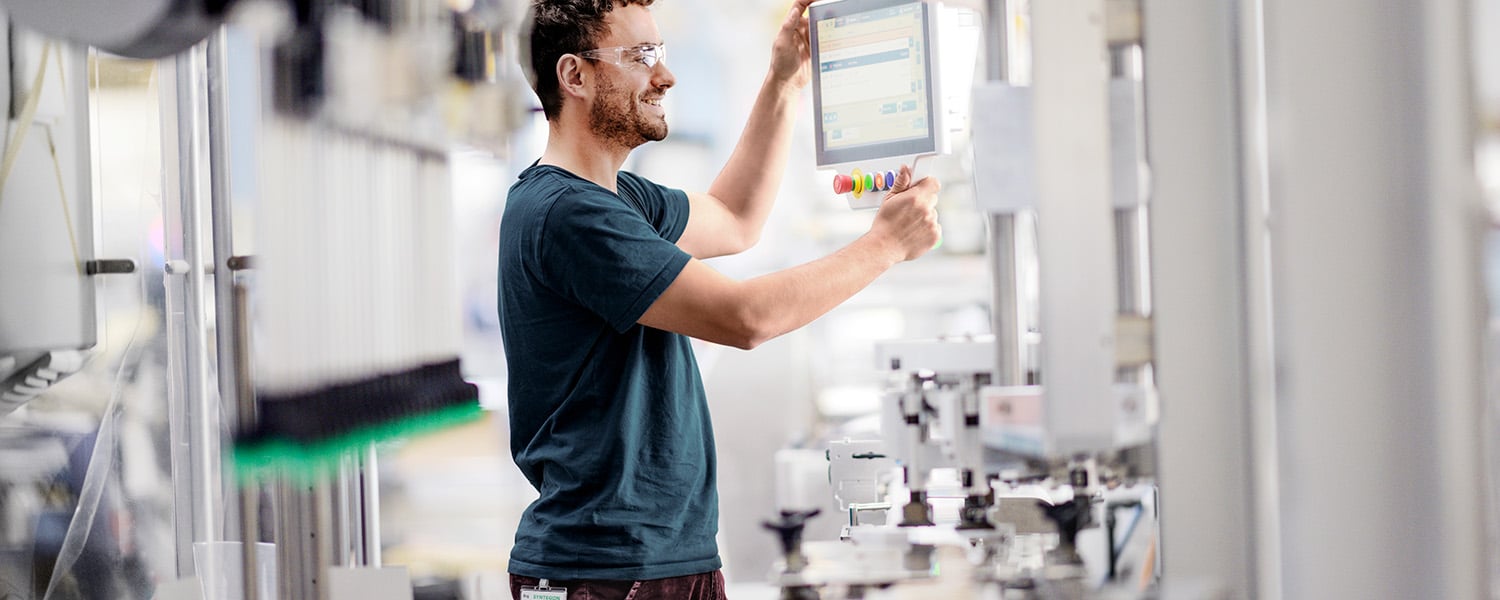 Semi-automated & Manual visual inspection » Syntegon